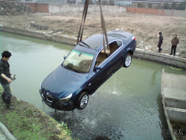 “Fishing” for a BMW (12 pics) - Izismile.com