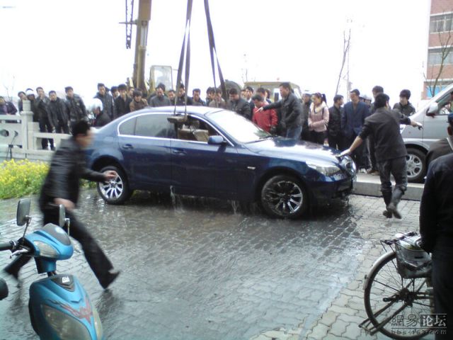 “Fishing” for a BMW (12 pics) - Izismile.com