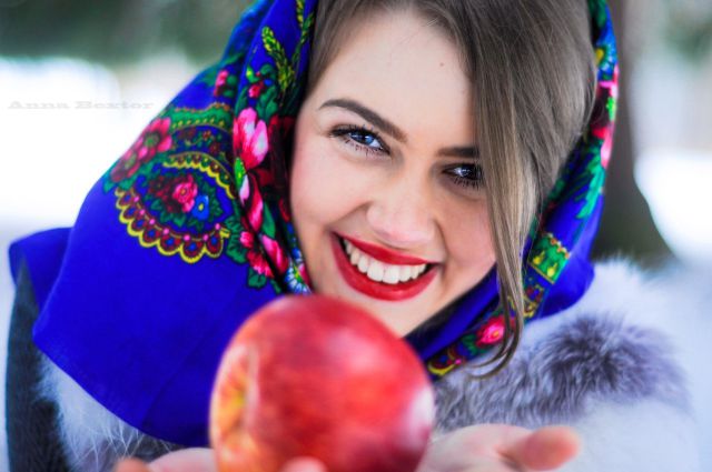 Beautiful Slavic Girls In Traditional Outfits 48 Pics