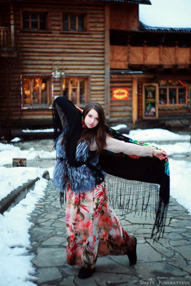 Beautiful Slavic Girls In Traditional Outfits 48 Pics
