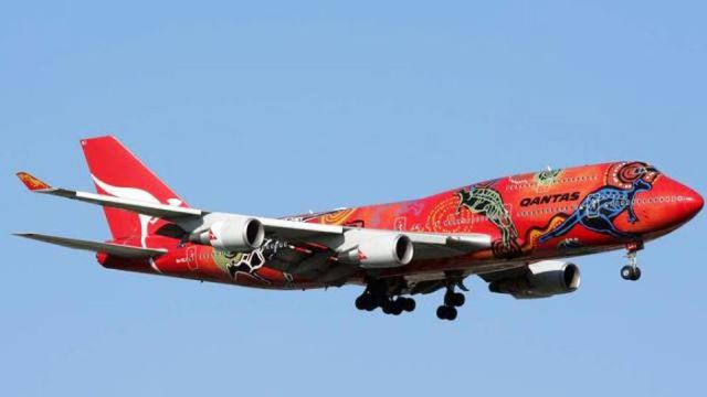 Painted Airplanes Add a Splash of Color to the Sky (29 pics) - Izismile.com