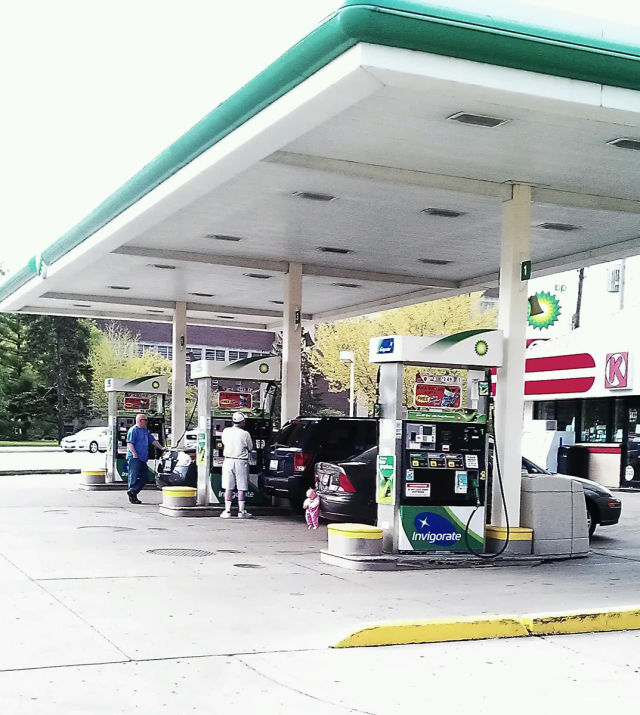 Odd Gas Station Sights That Are Truly WTF? (39 pics + 1 gif) - Izismile.com