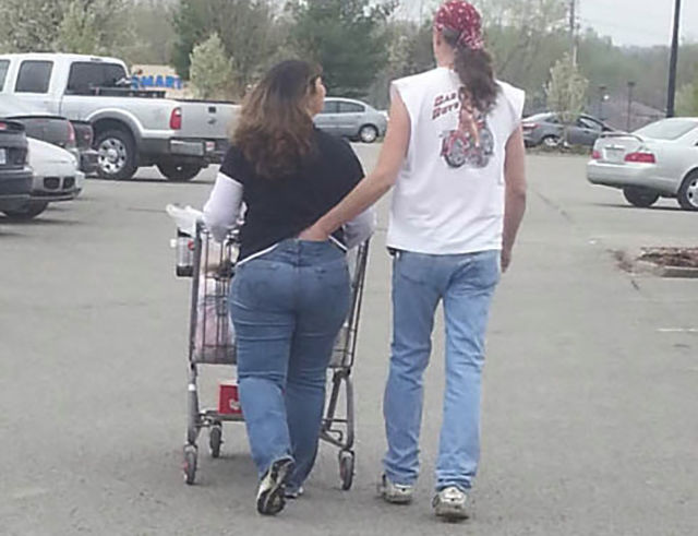 The Buttcracks of Walmart (37 pics) - Izismile.com