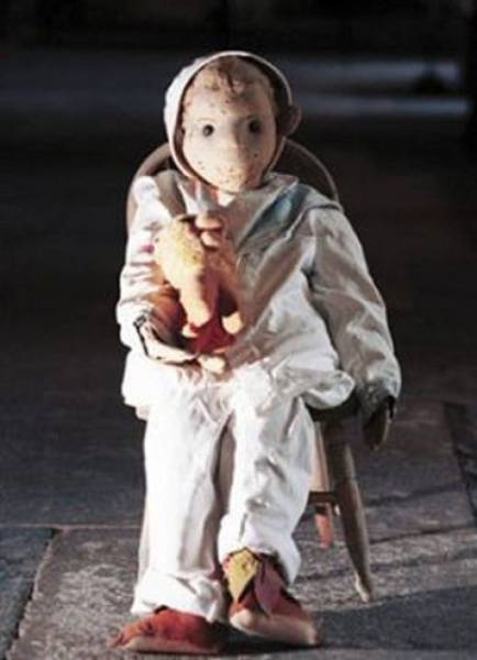 The Ancient Real Life Doll That Was Used as Inspiration for “Chucky” (7 ...