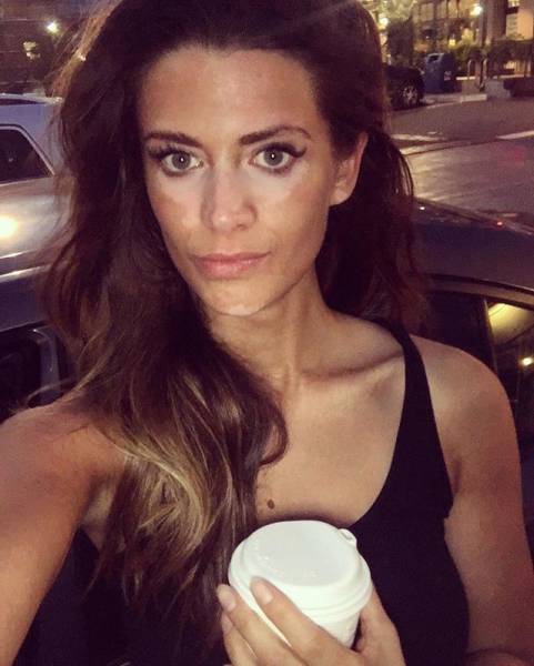 You Won’t Believe How This Attractive Model Looks Like Without Makeup ...