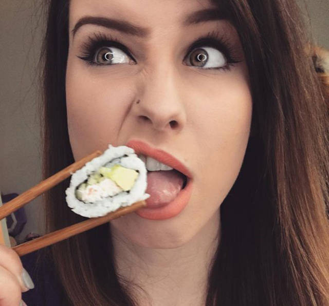 Goofy Girls Definitely Have the Added Cute Factor (60 pics) - Izismile.com